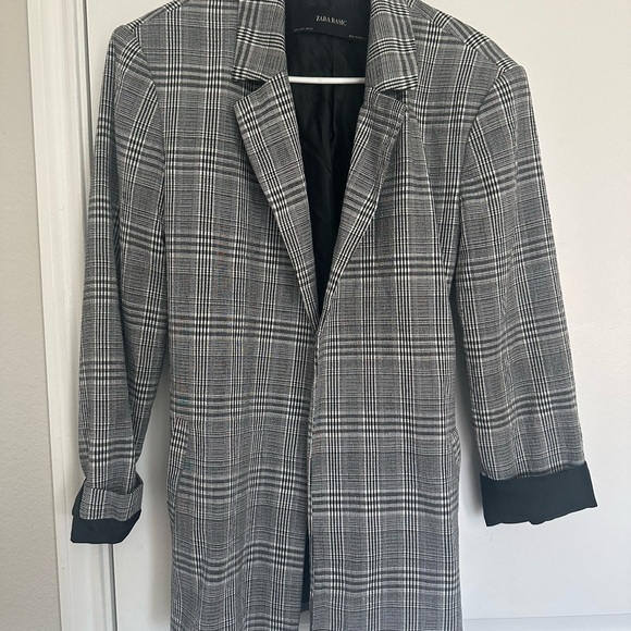 Zara | Jackets & Coats | Zara Basic Black And White Checkered Blazer ...